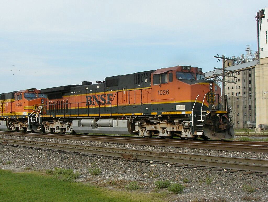 BNSF 1026